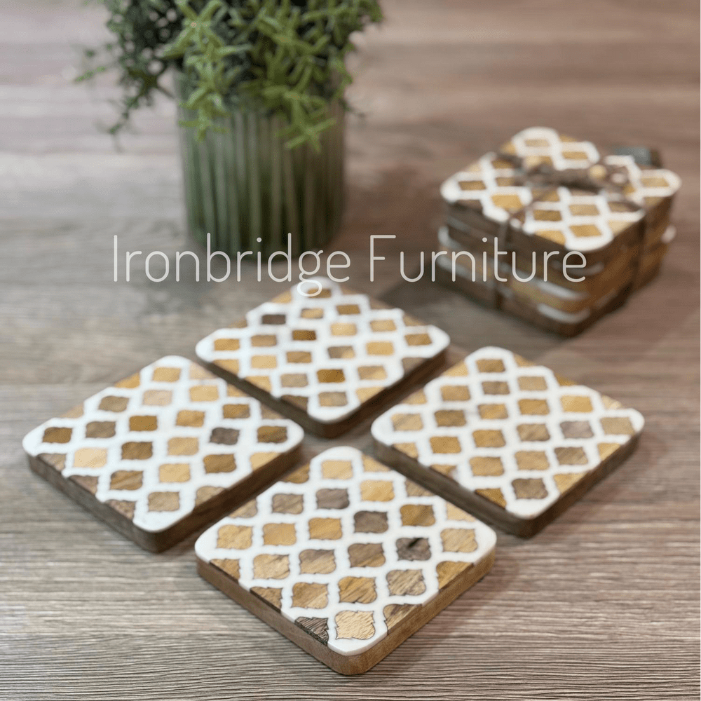SET OF MOSAIC RESIN & MANGO WOOD COASTERS