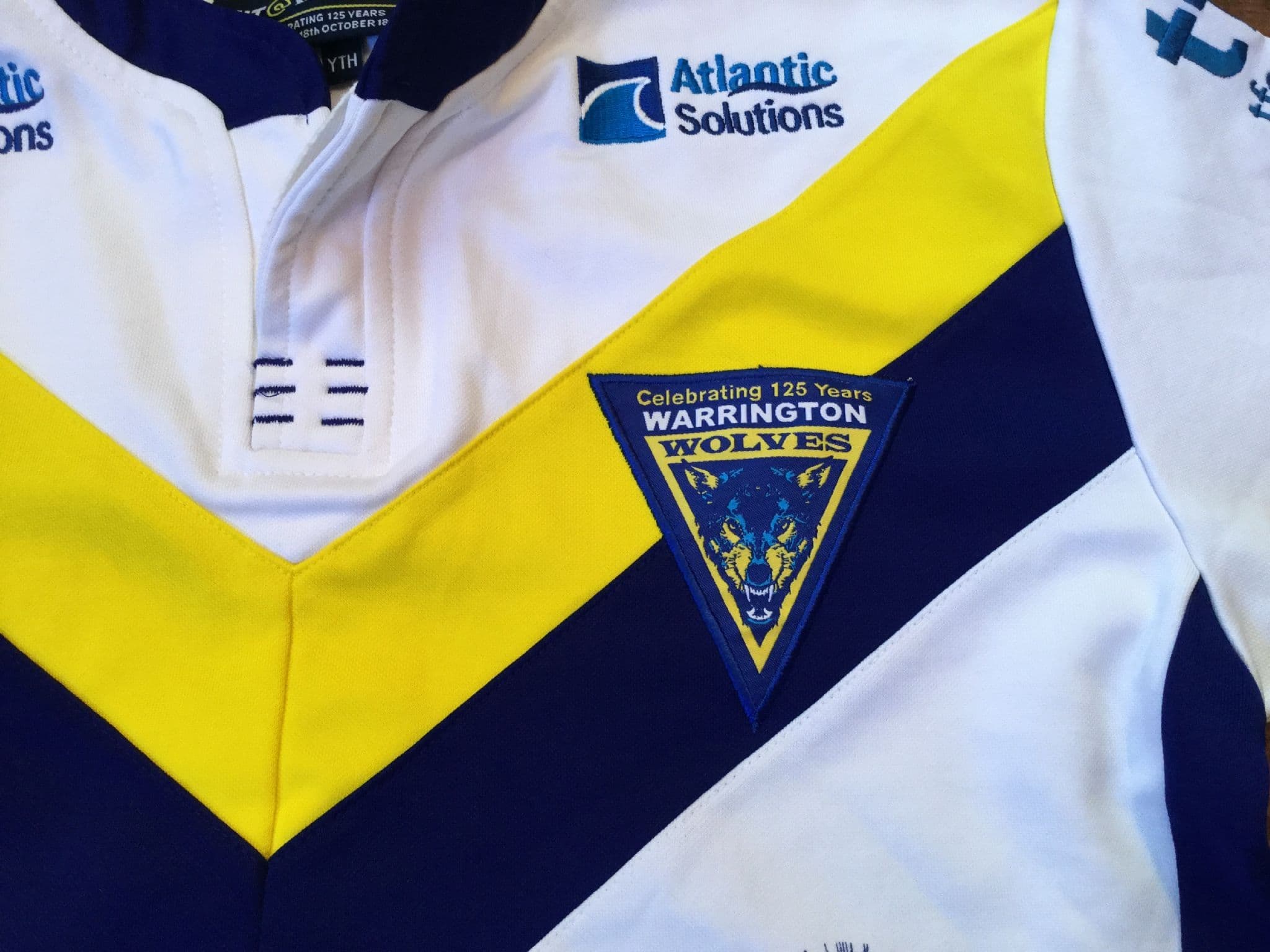 Classic Rugby Shirts | Warrington Wolves 2004 Vintage Old Jersey