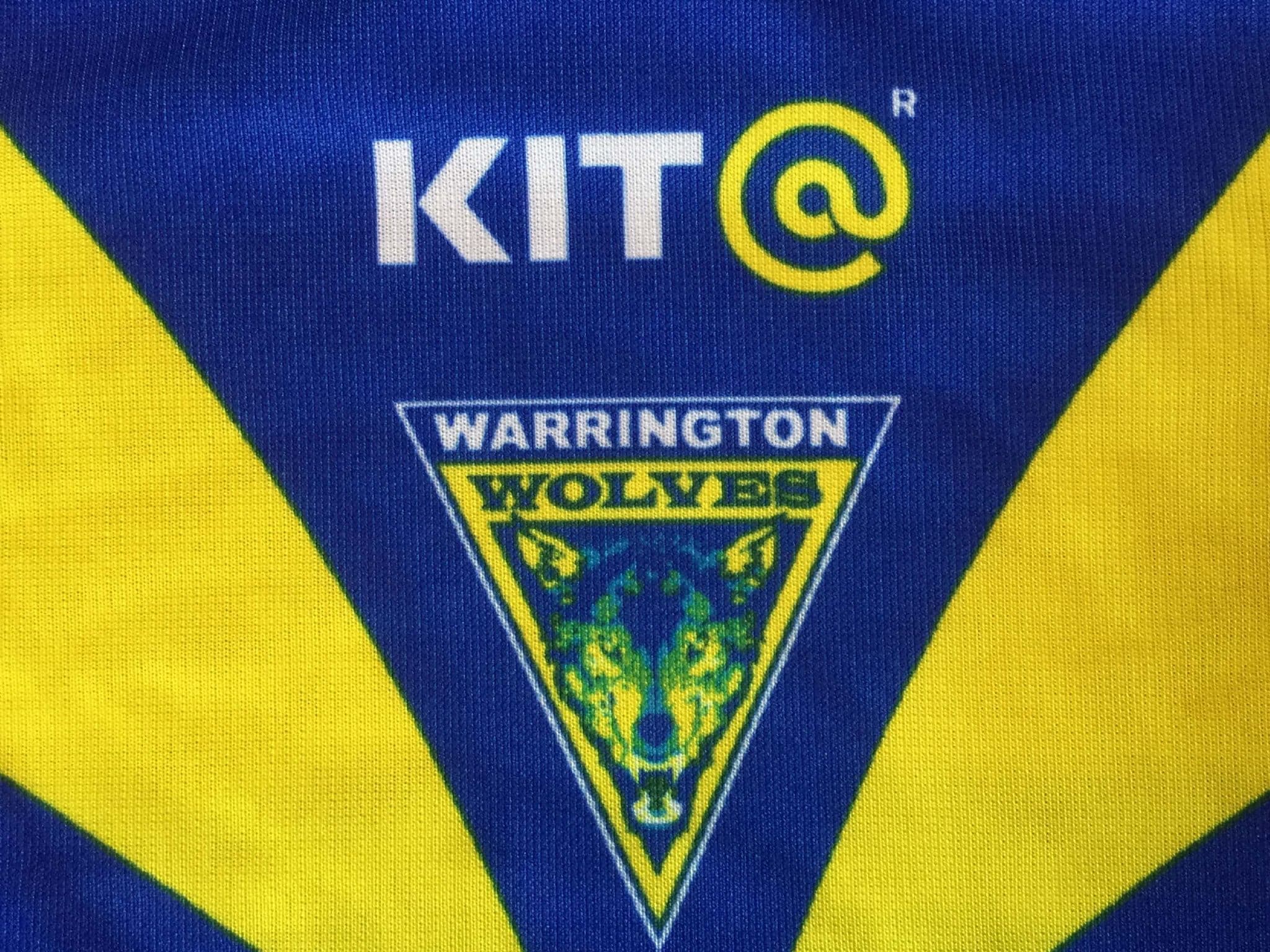 Classic Rugby Shirts | 2004 Warrington Wolves Vintage Old Jerseys