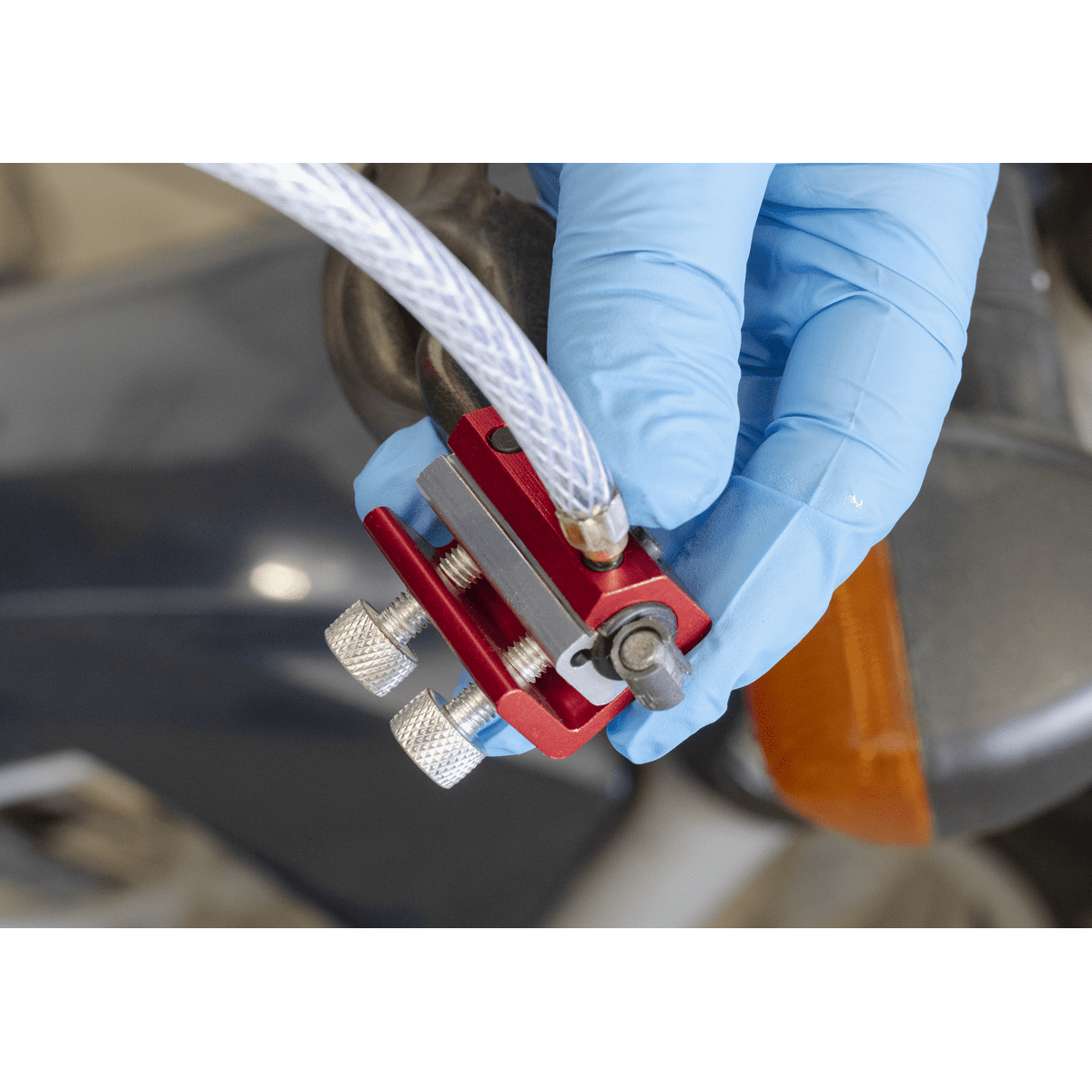 Motorcycle Twin-Clamp Cable Oiler