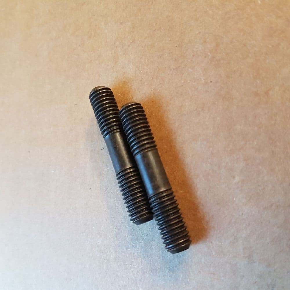 2 X 8MM EXHAUST / CASING STUDS