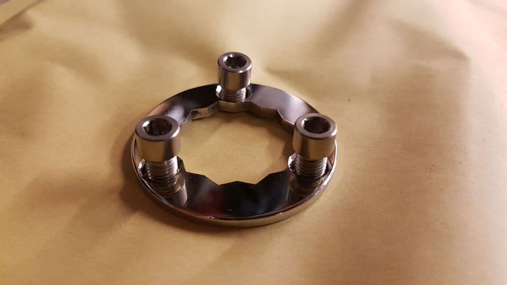 3 POINT REAR WHEEL LOCK RING AND 3 X 7MM ALLEN BOLTS