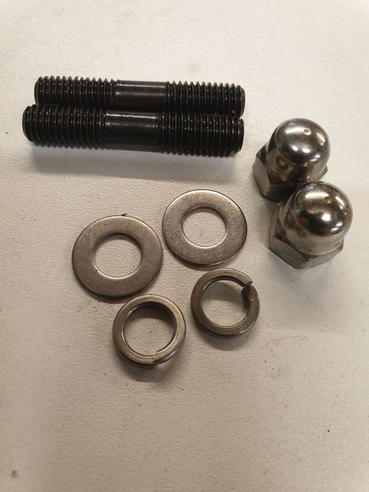 8MM EXHAUST STUD / CASING KIT