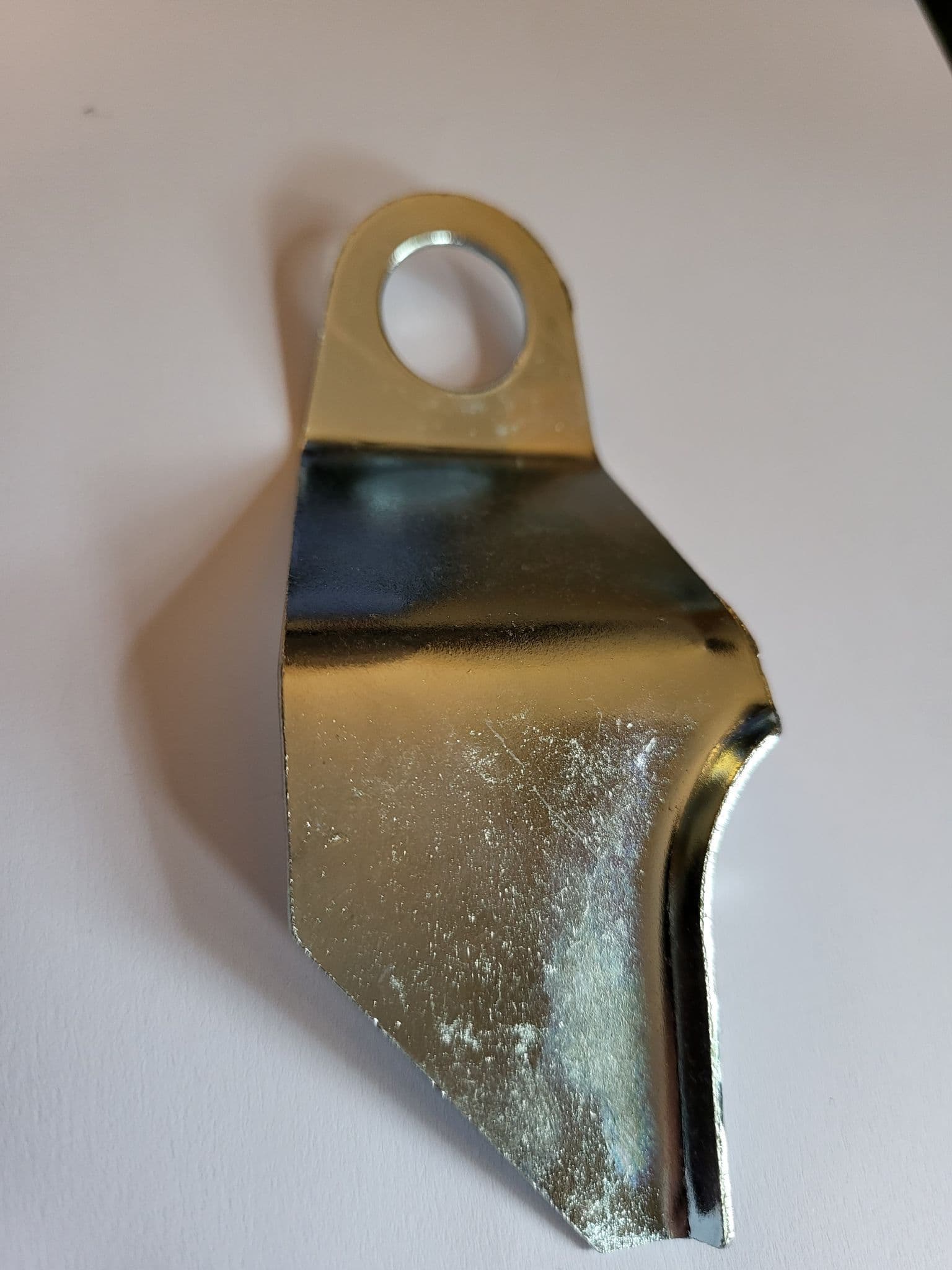 CHOKE CABLE DEFLECTOR PLATE