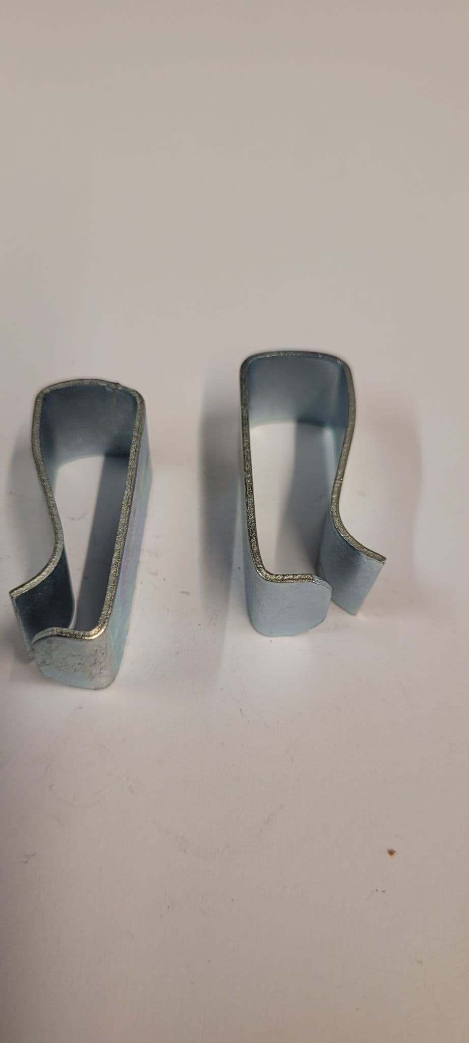 ORIGINAL SPRUNG STEEL PANEL BUFFER CLIPS PAIR