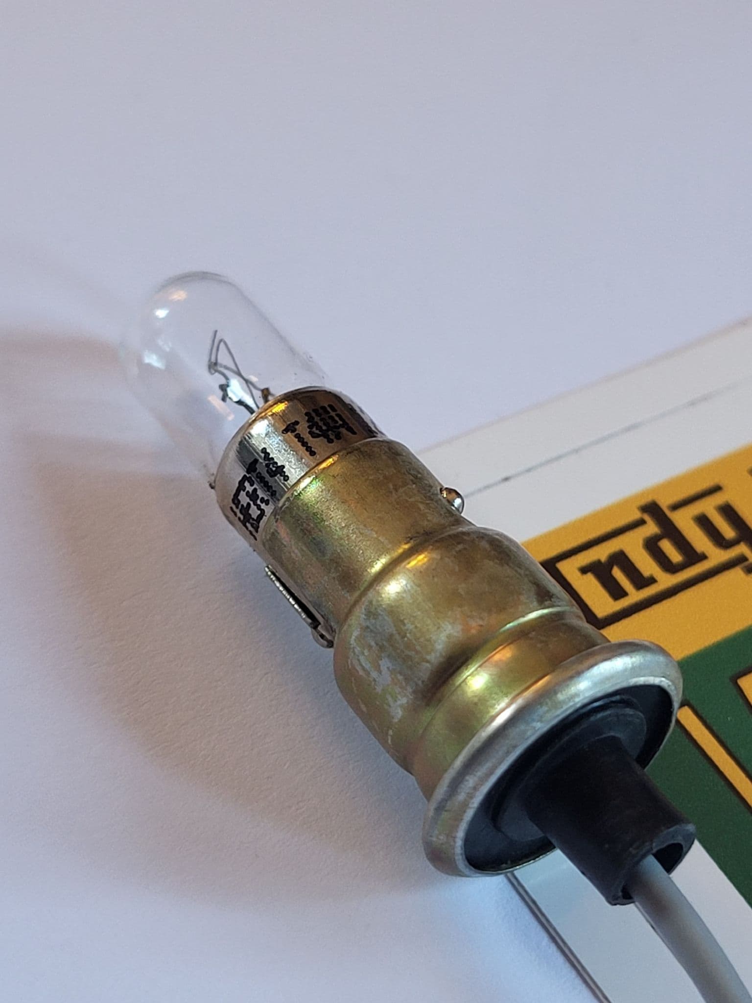 SPEEDO BUL HOLDER AND 12 V BULB