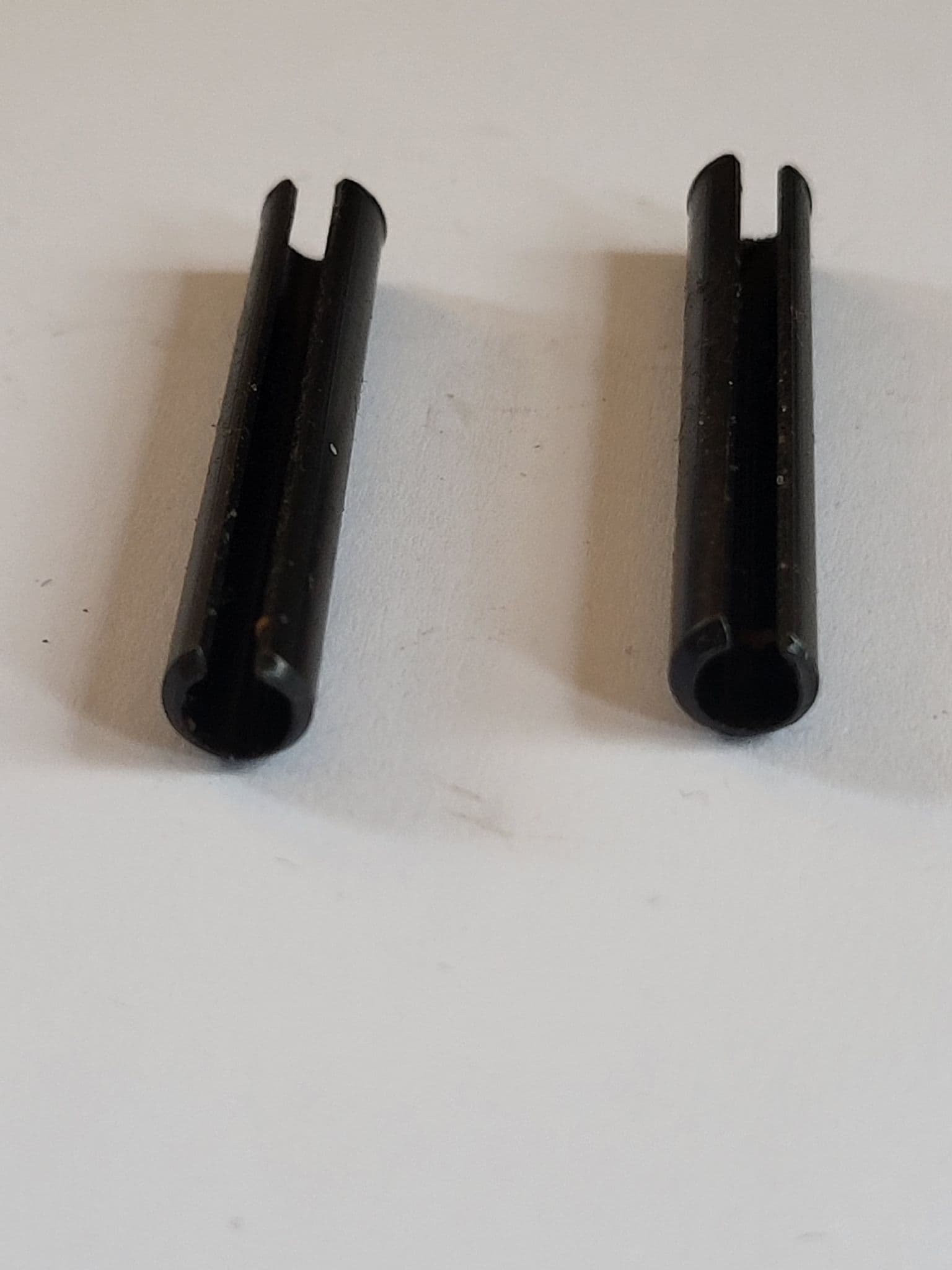 STAND RUBBER LOCATING ROLL PINS PAIR