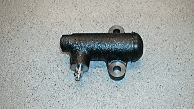 CLUTCH SLAVE CYLINDER - NEW - MG MIDGET 1275 & MGB V8 GSY113