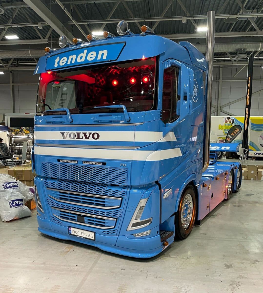 WSI Models Volvo FH 04 Tenden
