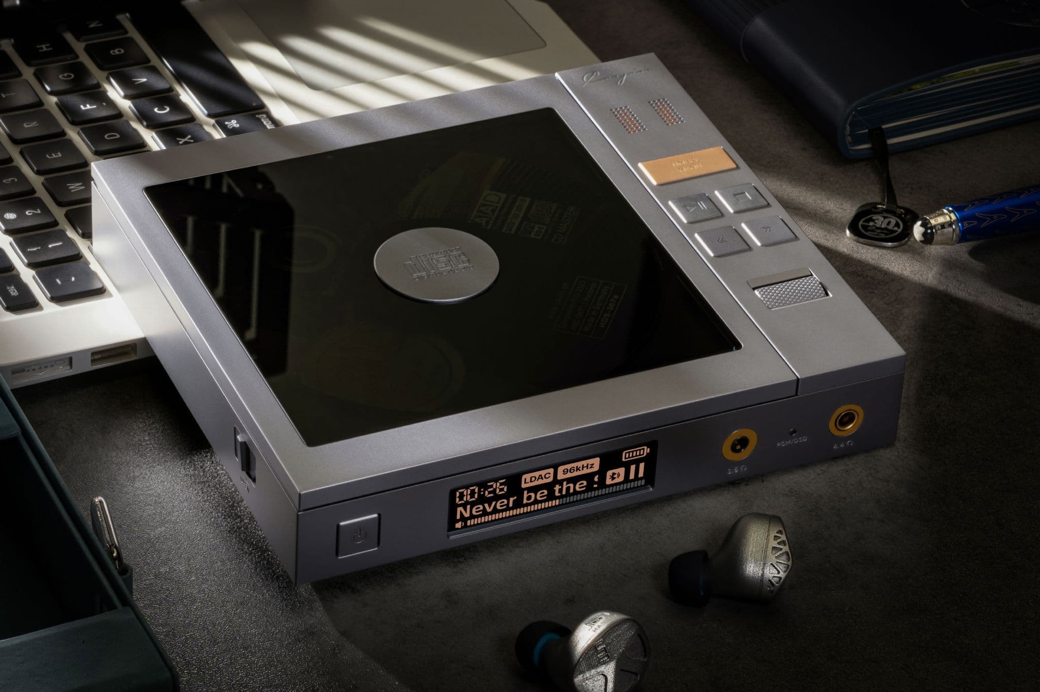 Cayin CP6 Triple Timbre Portable CD Player | Audio Emotion