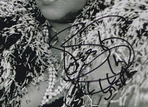 Aretha Franklin Autograph Signed Photo The Queen Of Soul