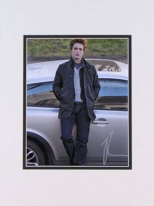 Robert Pattinson Autograph Photo - Twilight