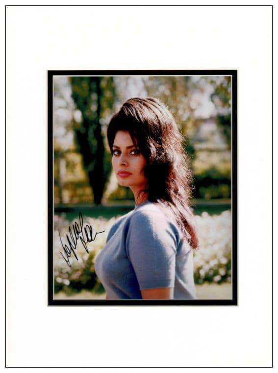 Sophia Loren Autograph Photo Signed