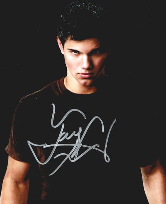 Taylor Lautner Autograph Signed Photo - Twilight