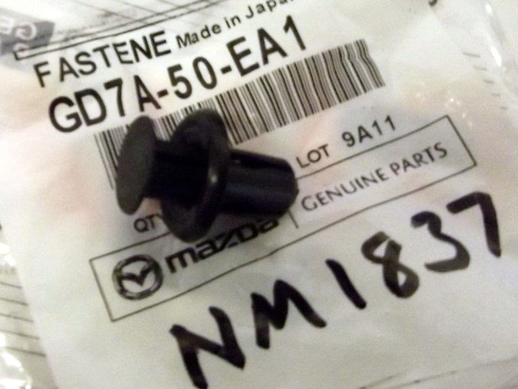 Clip rear bumper Mazda MX-5 mk3 GD7A50EA1 NEW