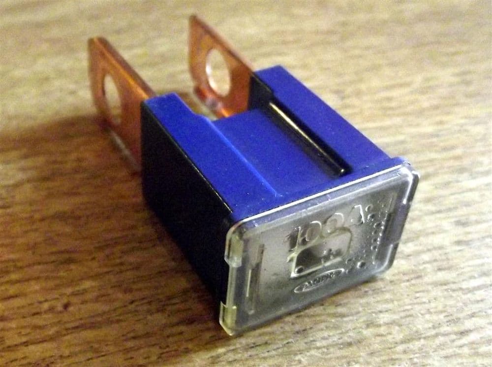 Fuse 100A blue main bolt in Mazda MX-5 mk2 5 FC0167099 USED
