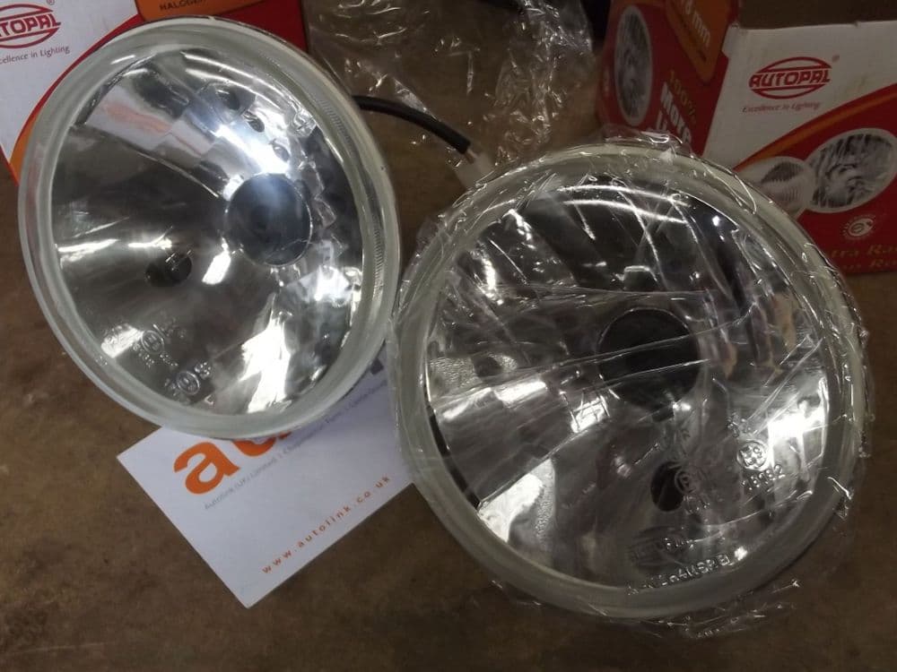 Headlamp units pair 7 halogen Clear lens type