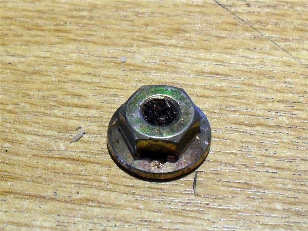 Nut flange type Mazda MX-5 rear panel & tail lamp M5 999400503 USED