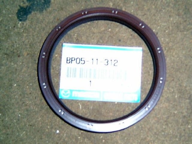Oil seal crankshaft rear genuine Mazda MX-5 89-05 BP0511312
