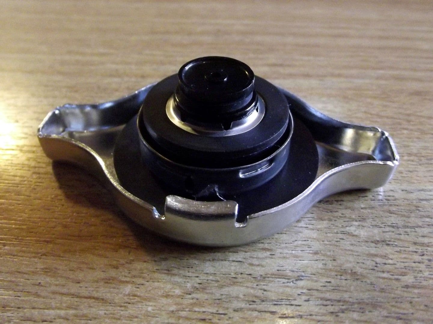 Radiator Cap Mitsubishi Pajero & Shogun 2 8 diesel