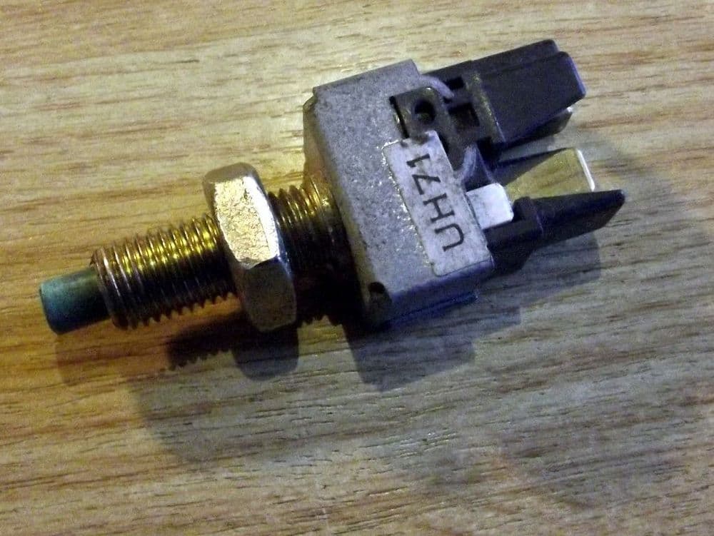 Switch brake light MX-5 mk2 & mk2 5 UH7166490 USED