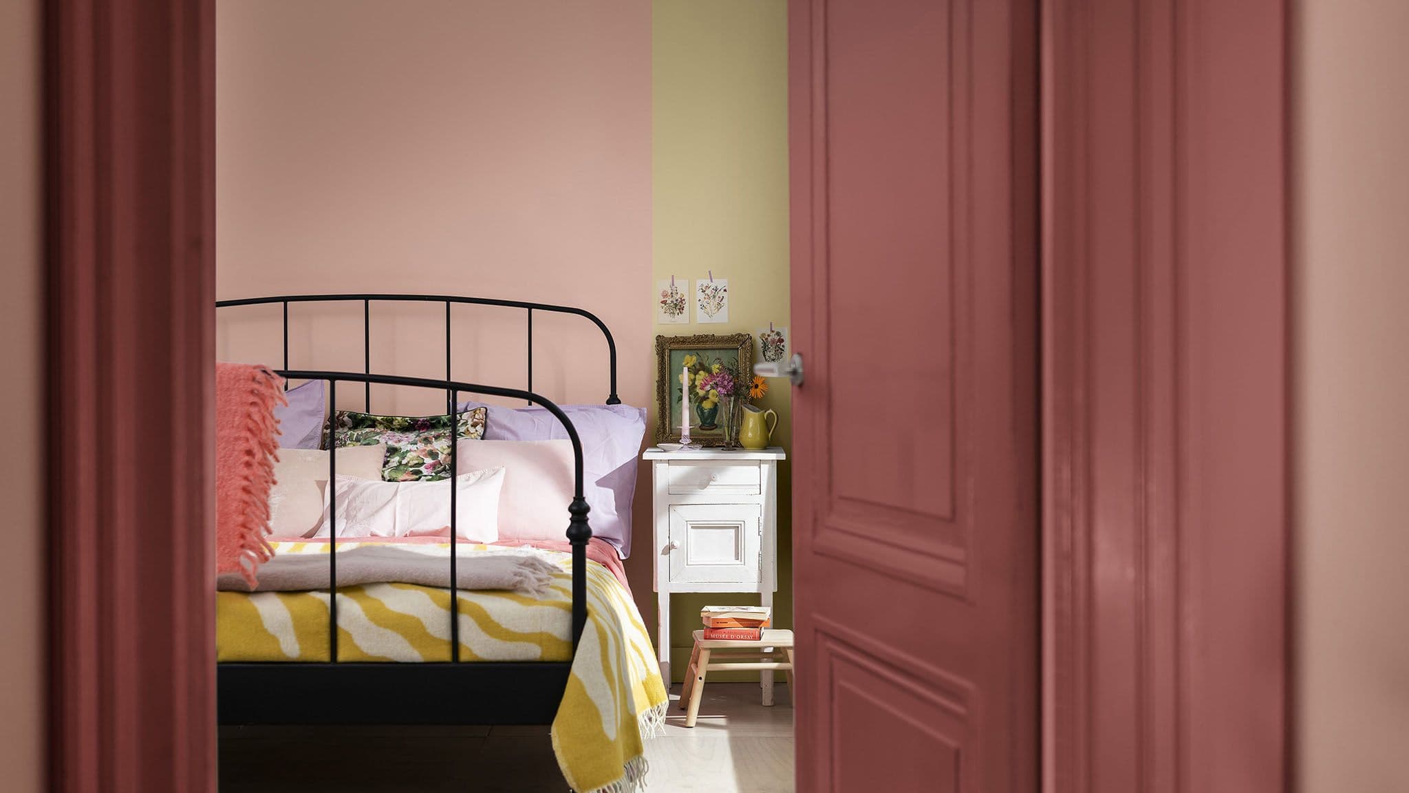 Dulux Satinwood Buzz Colours