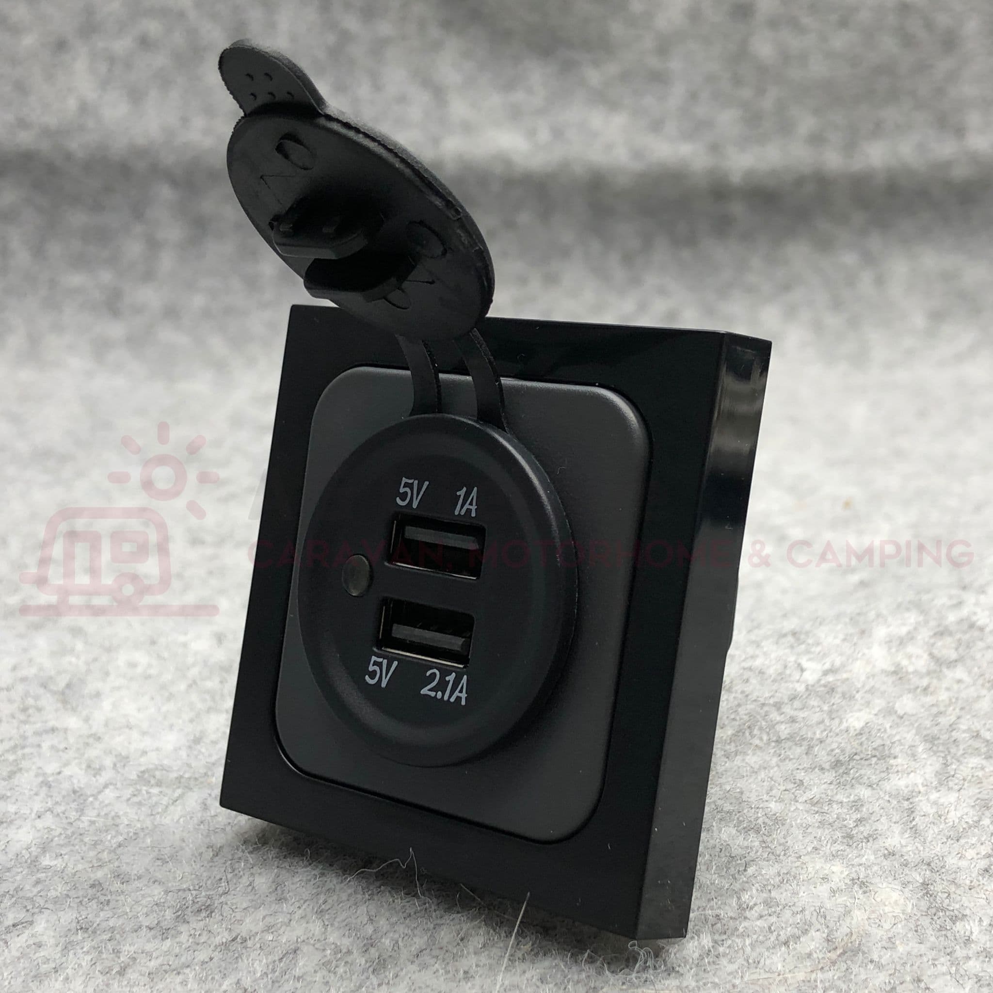 CBE C-Line Twin USB Socket & Faceplate Gloss Black - CG Range