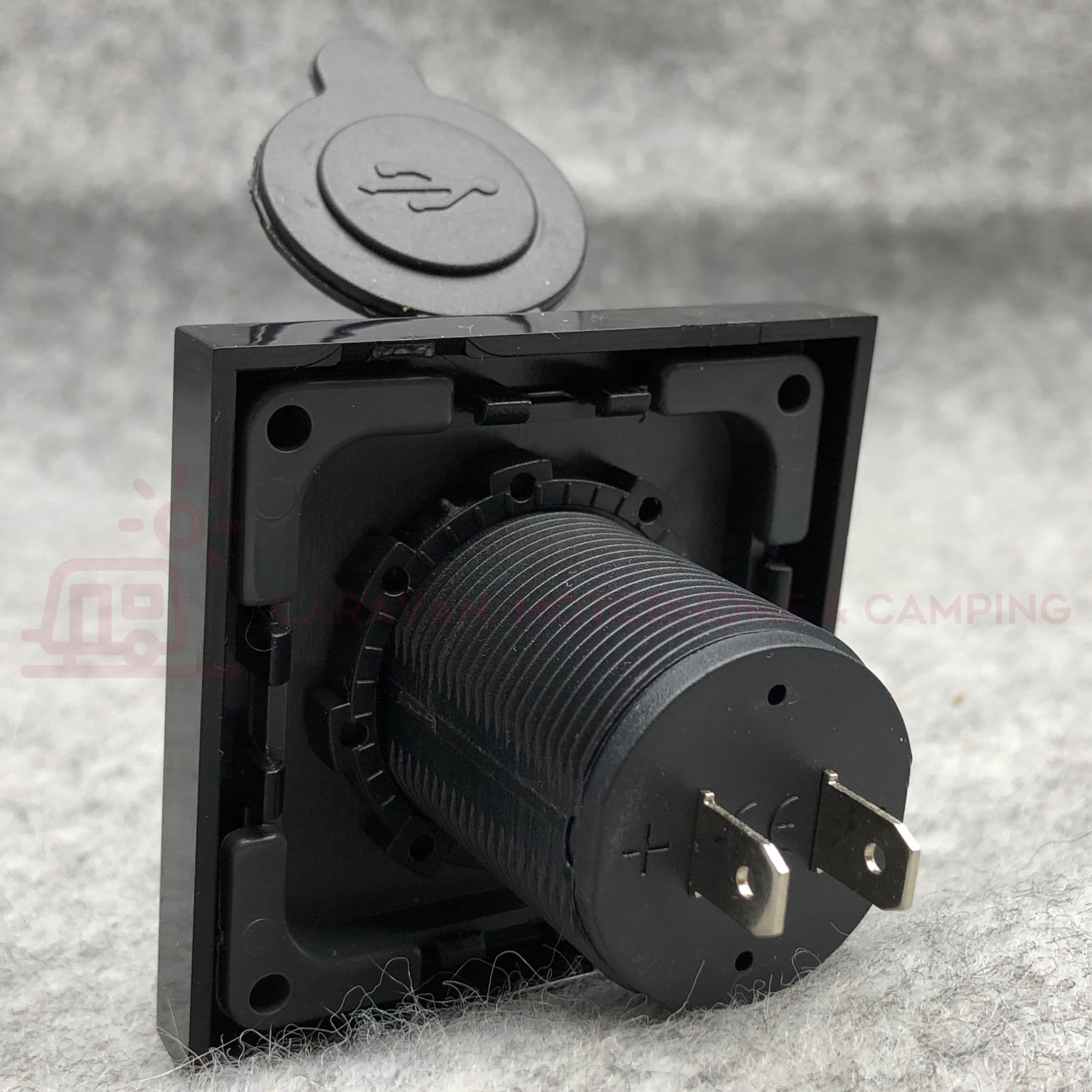 CBE C-Line Twin USB Socket & Faceplate Gloss Black - CG Range