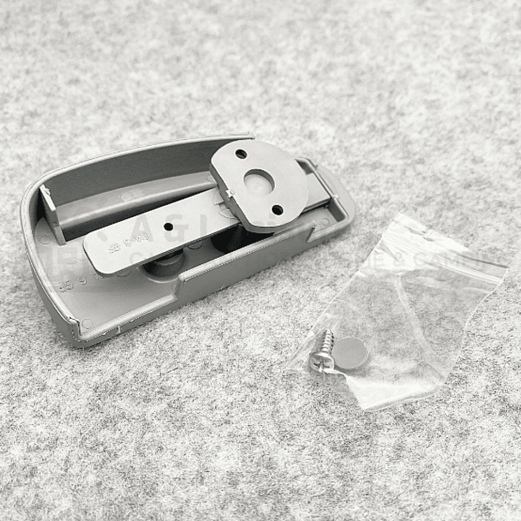 HARTAL Right-hand Stable Door Retainer Catch