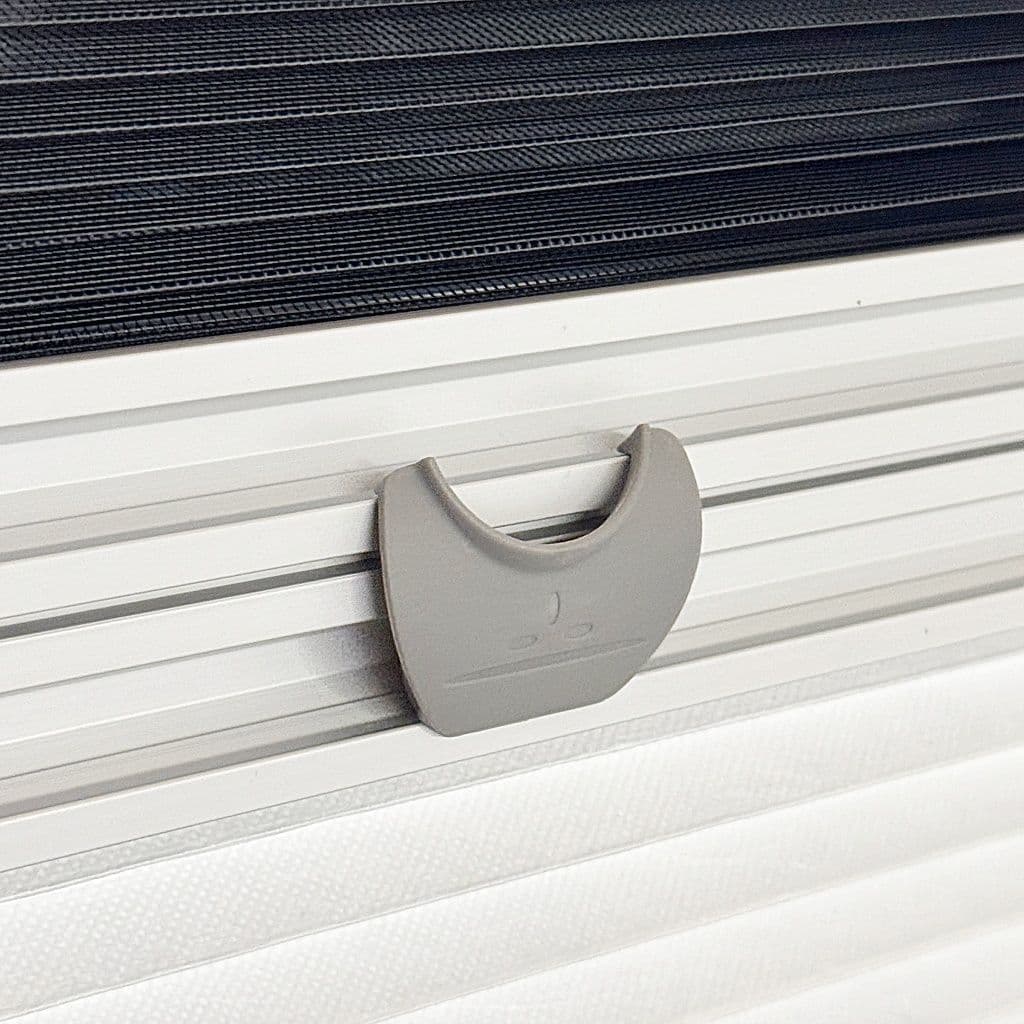 Horrex Window Blind Flyscreen Centre Pull Clip Catch