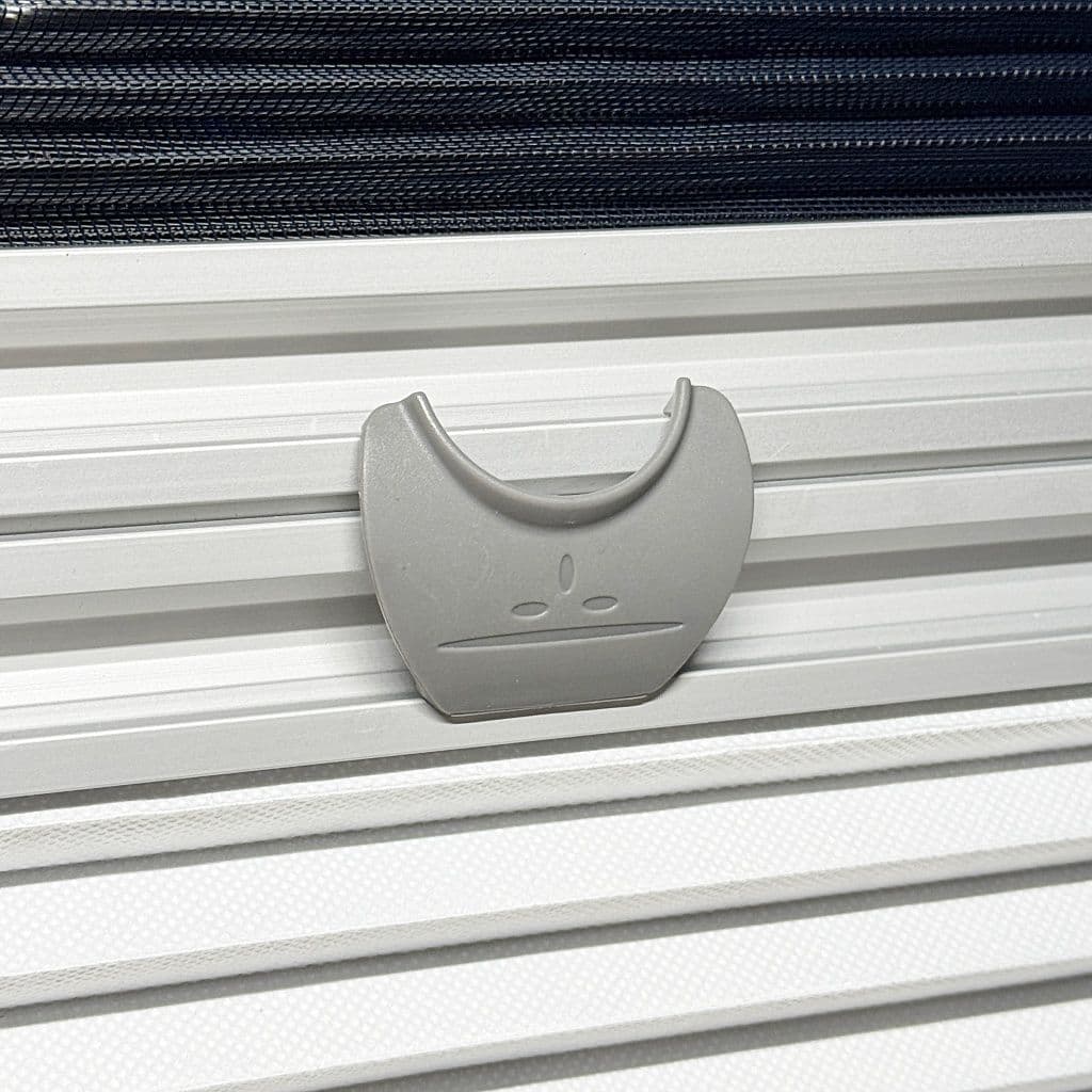 Horrex Window Blind Flyscreen Centre Pull Clip Catch