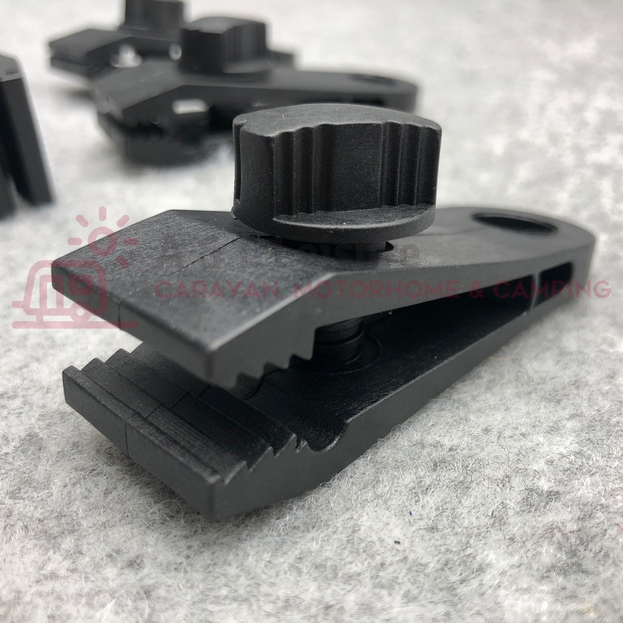 Quest Deluxe 4 Piece Clamp Set Tarpaulin Clamps - Instant Reusable ...