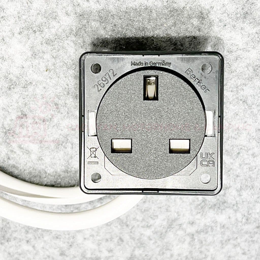 Swift Berker Sargent - 240v 13a 3 Pin Socket - Sargent In & Out Tails