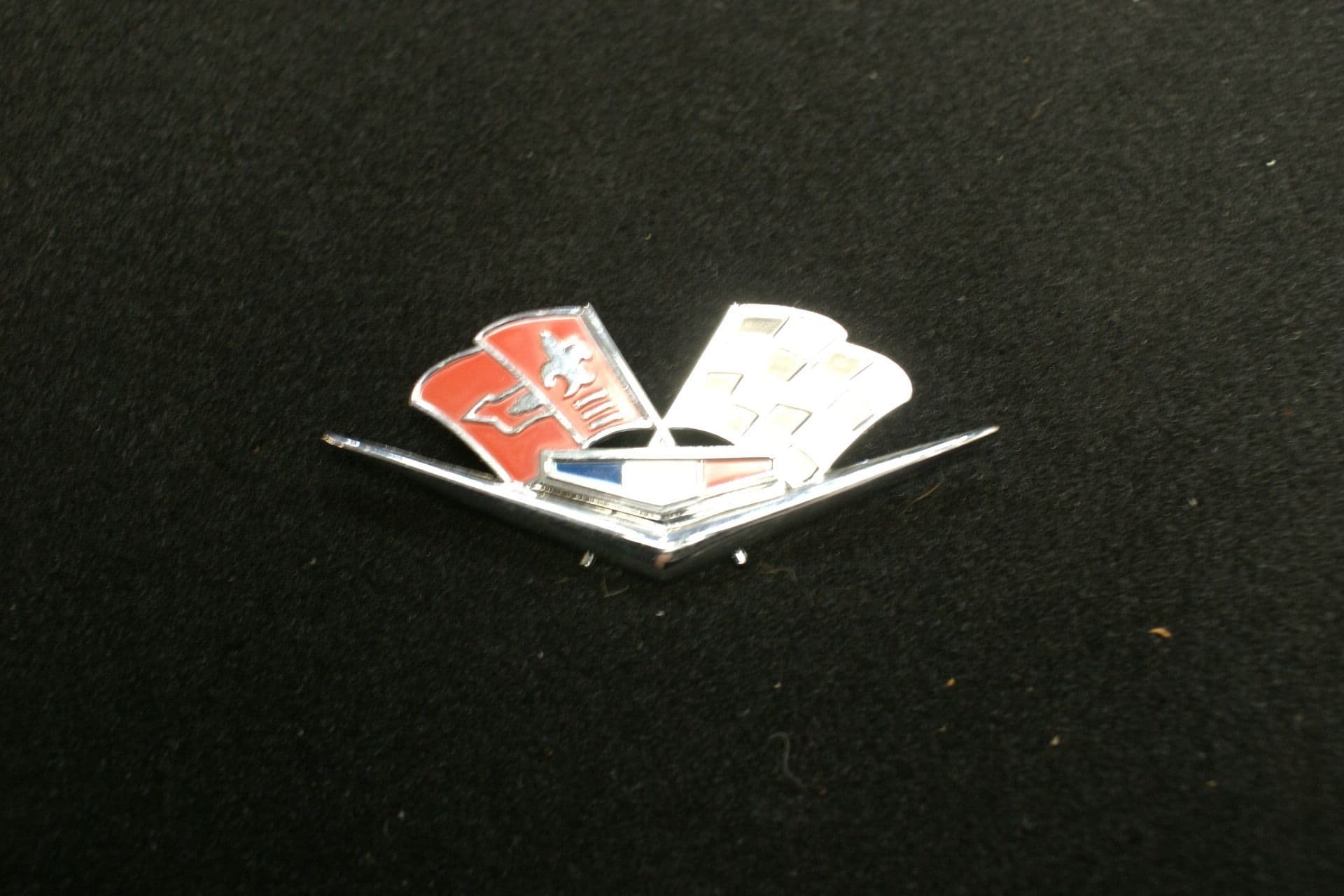 1962 C1 Corvette Side Emblem GM 3792000 New