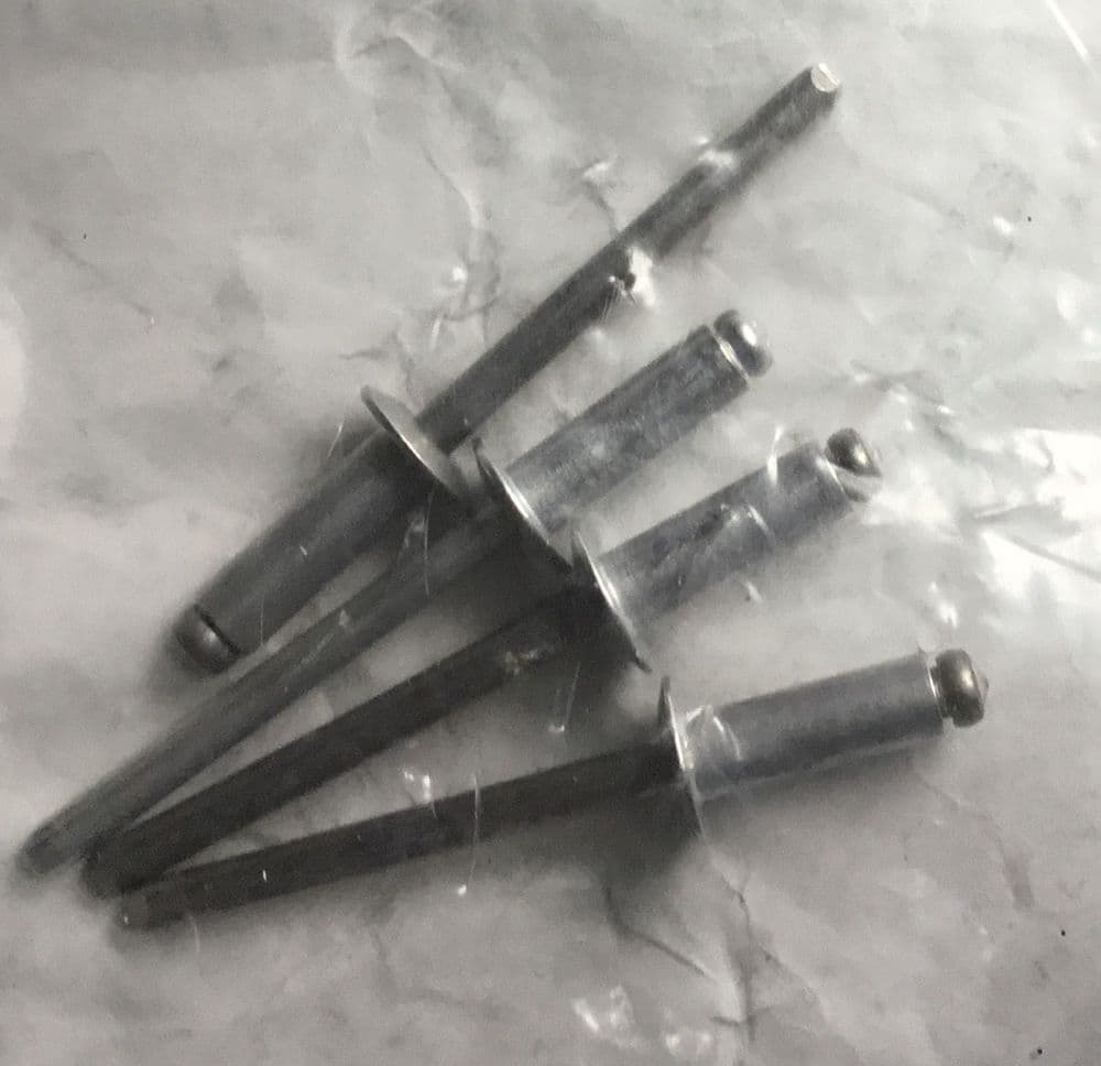 1963-1965 C2 Corvette Rocker Panel FRONT BRACKET RIVETS x4 LIC 14-13