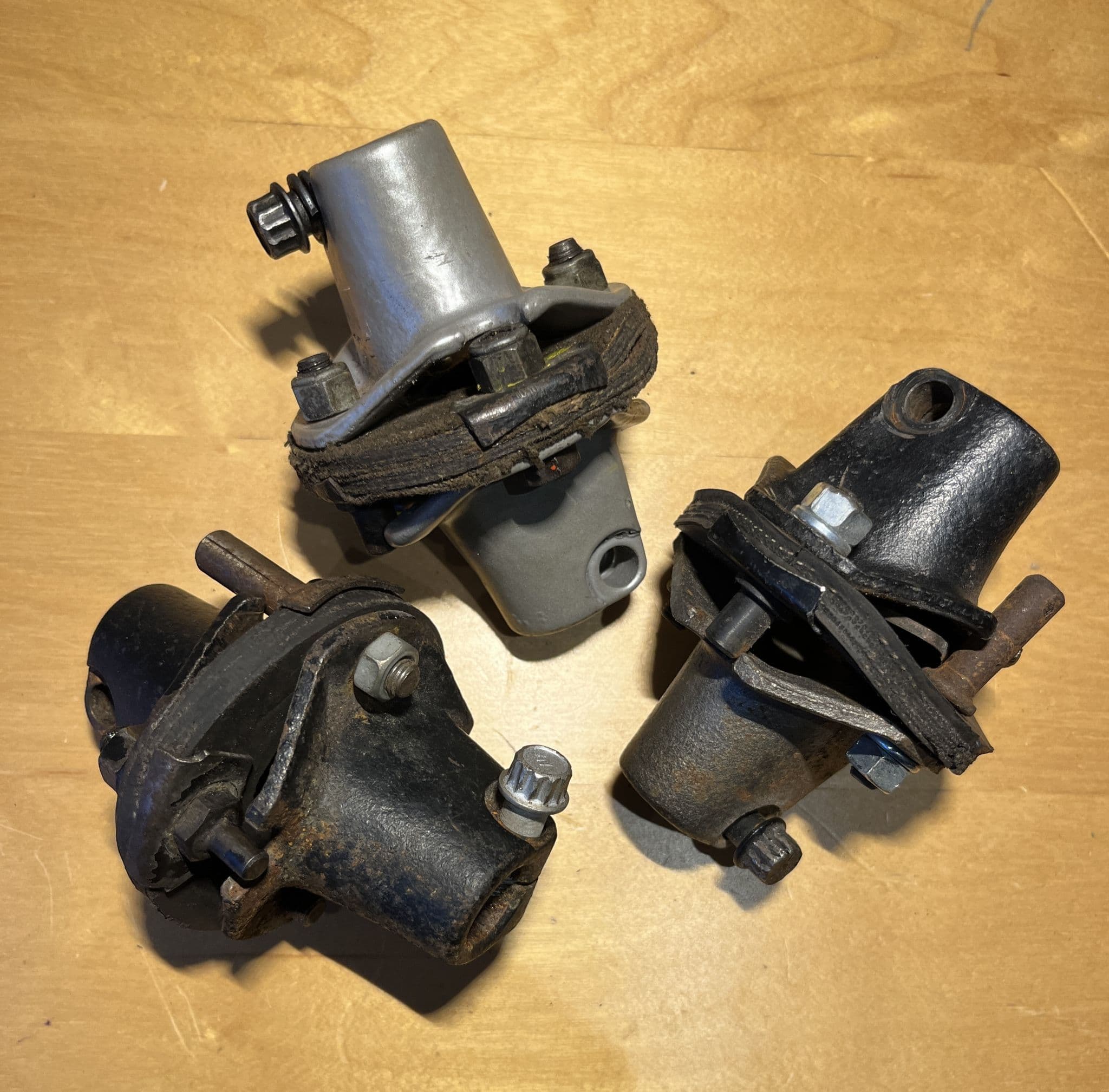 1963-1966 C2 Corvette Steering Column COUPLER GM 5680809 needs rebuild