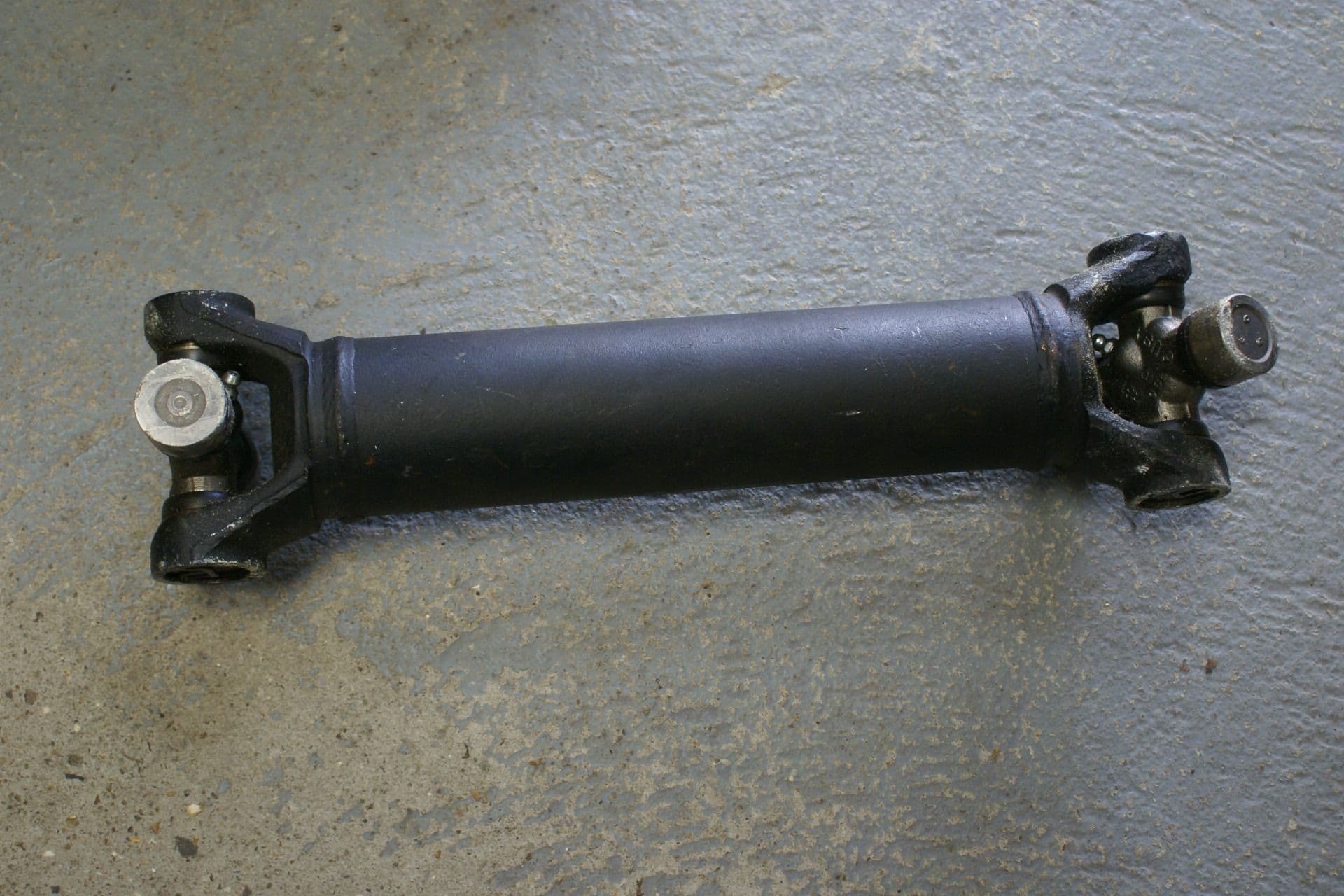 1963-1974 C2 C3 Corvette Drive Shaft W/New UJs 14" C/C GM 3707775 Used