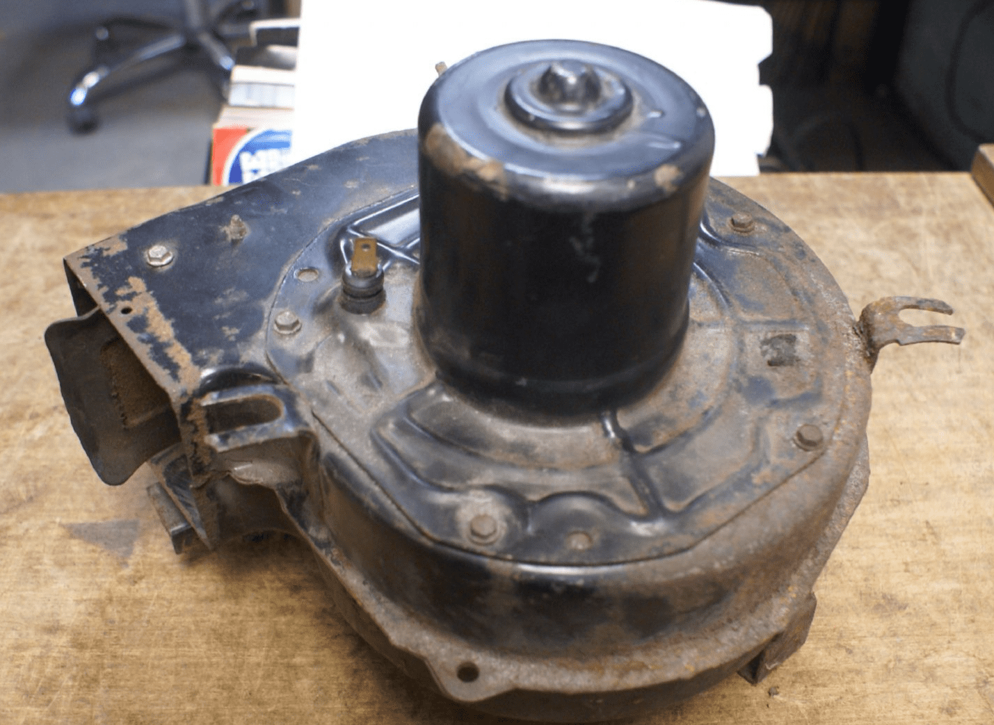 1964-65 Rear Defogger Fan motor & Housing GM 5044557 Used