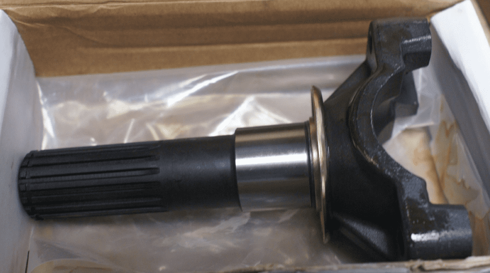 1965-1975 C2 C3 GM 3872922 Heavy Duty Side Yoke 25432 New