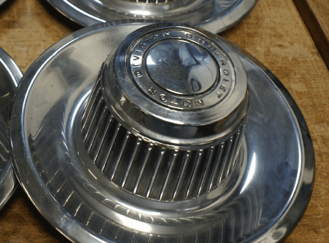 1968 -1982 C3 Corvette Rally Hubcap GM 3925801 Used