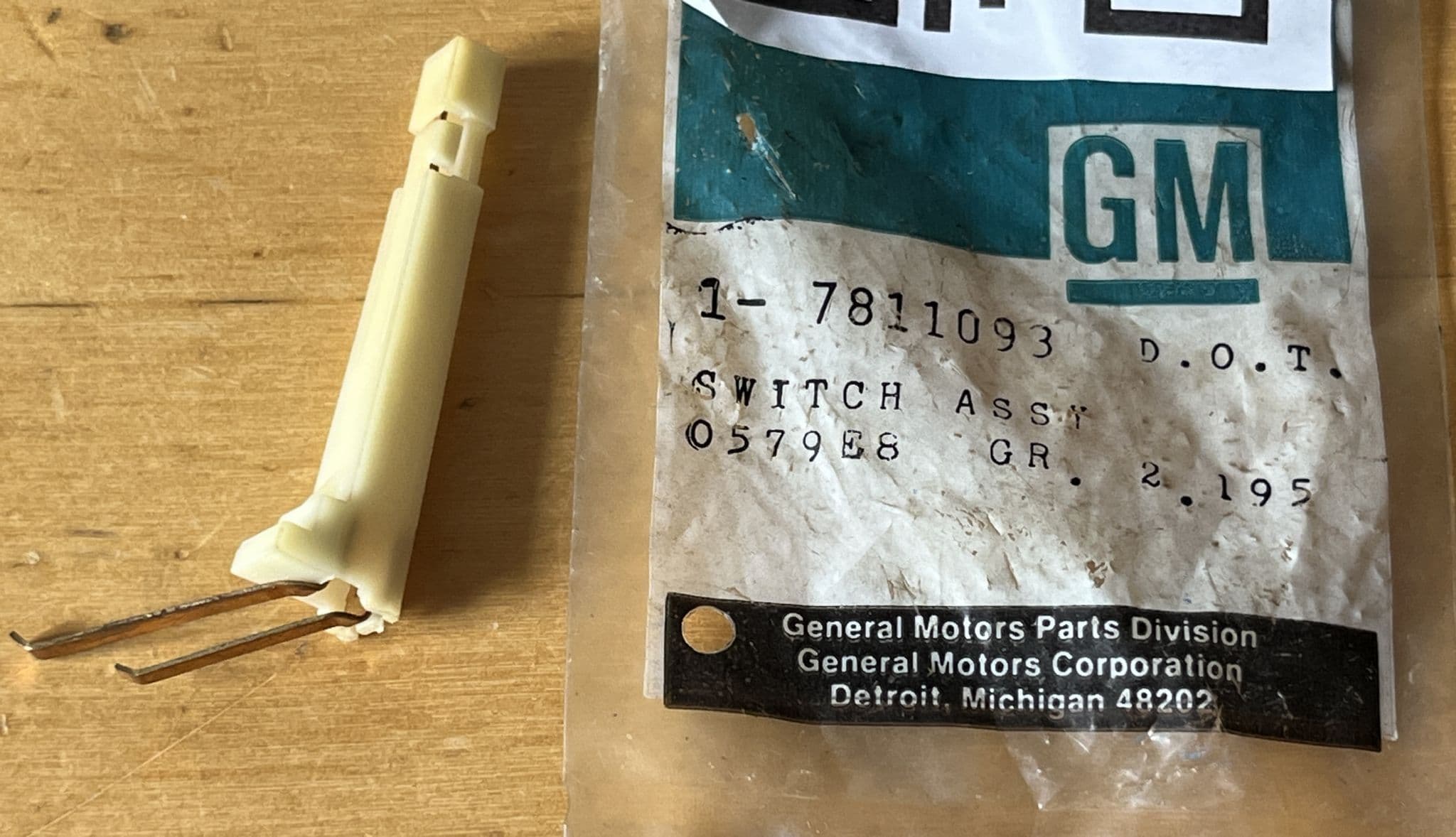 1969-76 Corvette Key Minder Buzzer Warning Switch Tilt-Tel GM 7811093 NEW