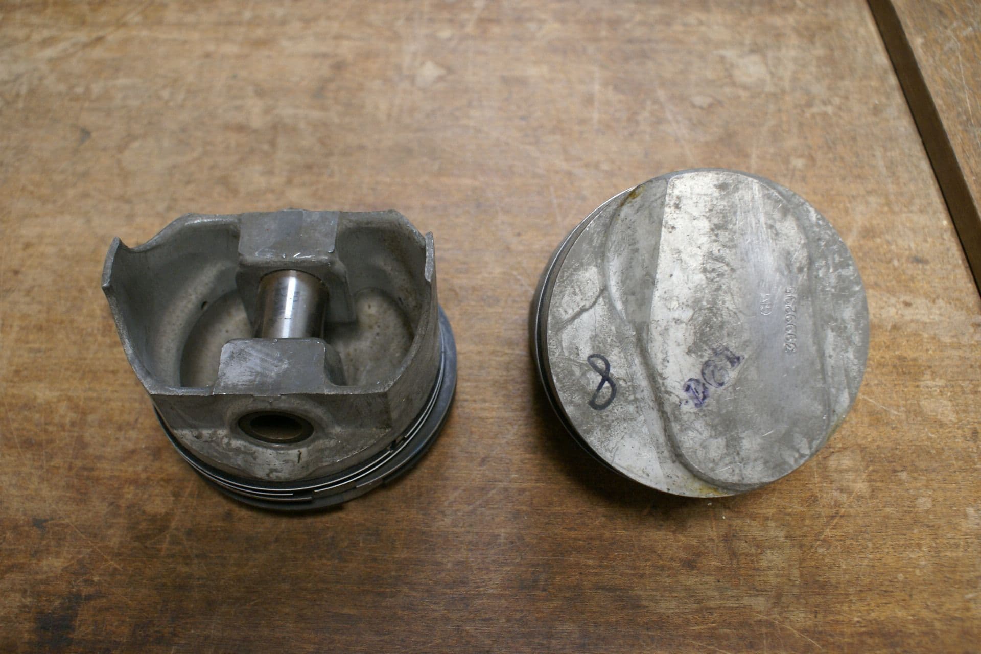 1971 Set of 8 LS6 Pistons 10 1 CR With C/C Heads GM 3999295 Shop Soiled New