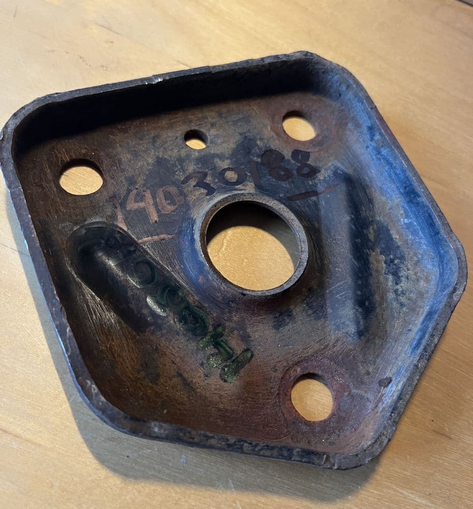 1980-1982 C3 Corvette Rear spring retainer plate clamp Bracket GM ...