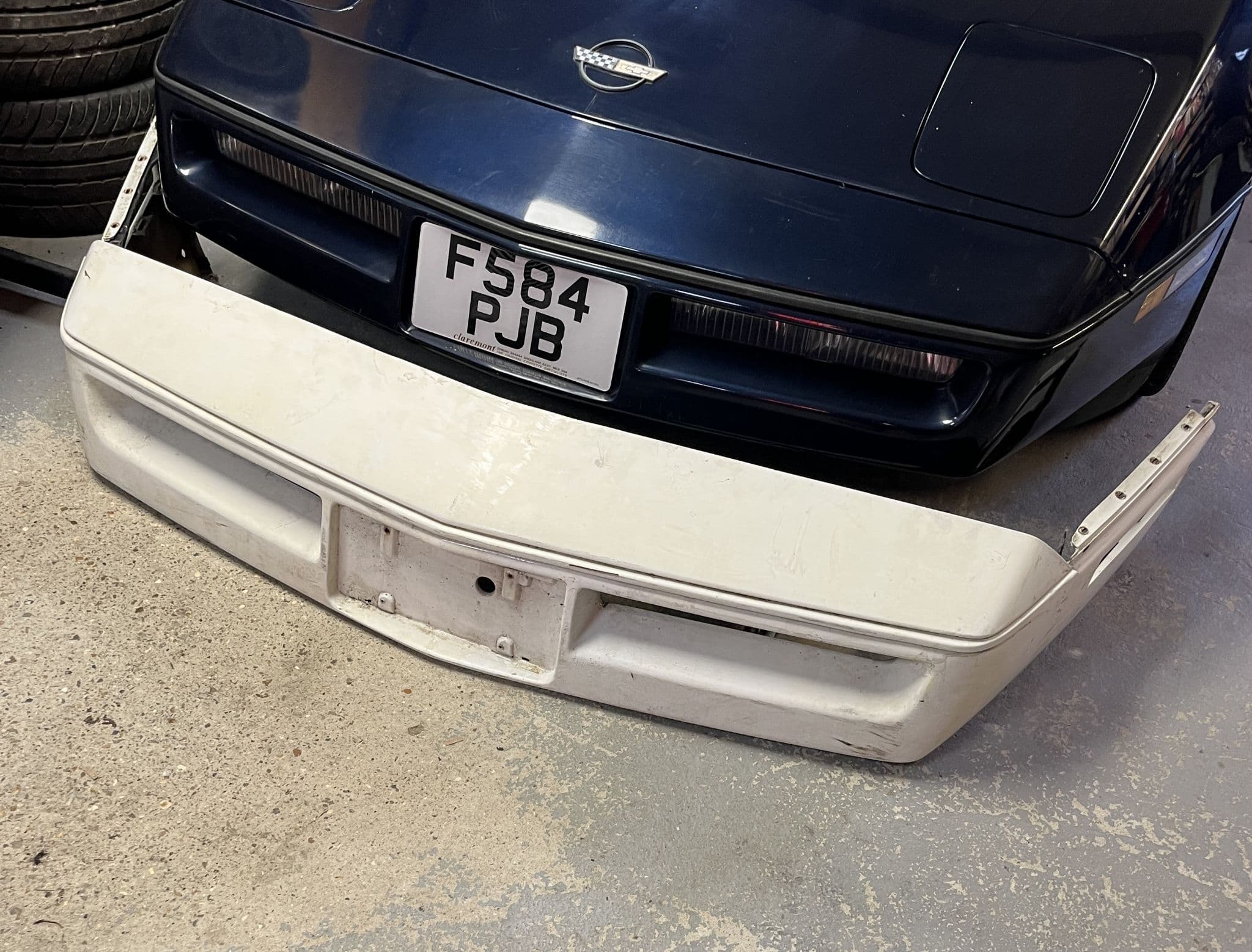 1984-1990 Corvette C4 front BUMPER COVER FASCIA GM 14030201 used