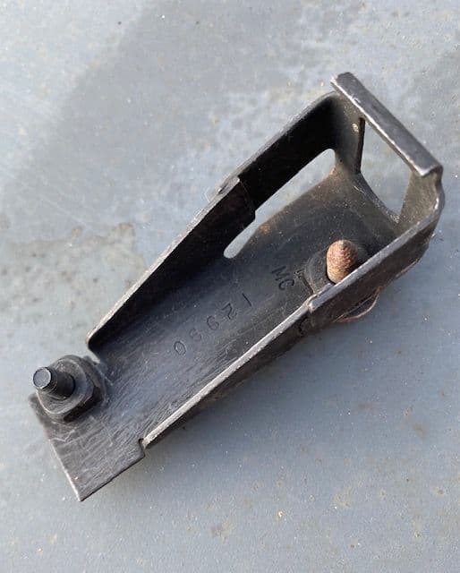 1984-96 C4 RH Guide Pin Bracket 14043084