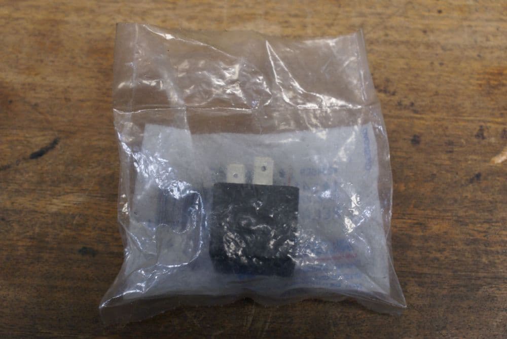 1990-1994 Corvette C4 Motor Fuel Pump Relay GM 14100455 New