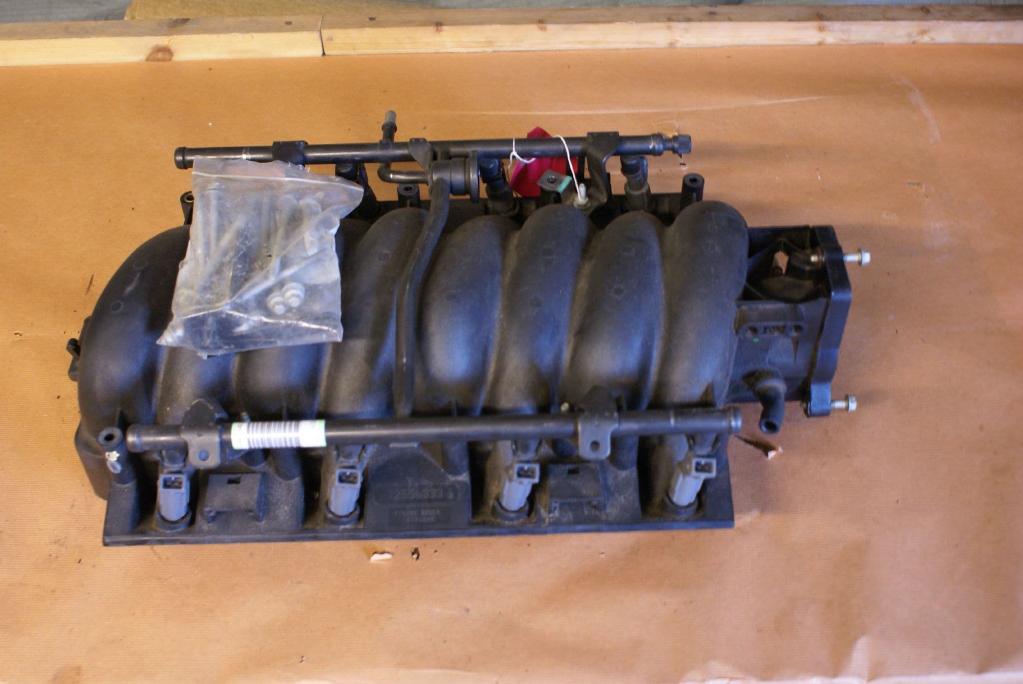 1997-2000 Corvette C5 LS1 Intake Manifold W/Bolts Used Good