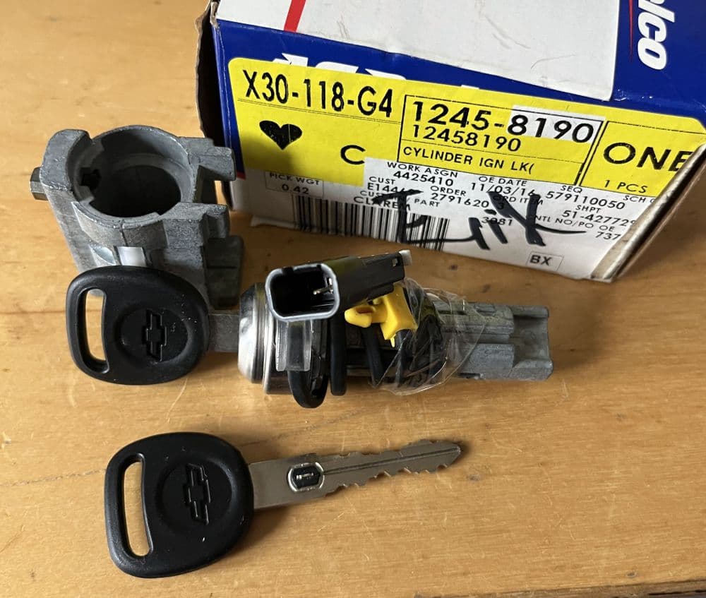 1997-2004 C5 Corvette IGNITION SWTCH & 2 CODE 13 KEYS GM 12458190 New