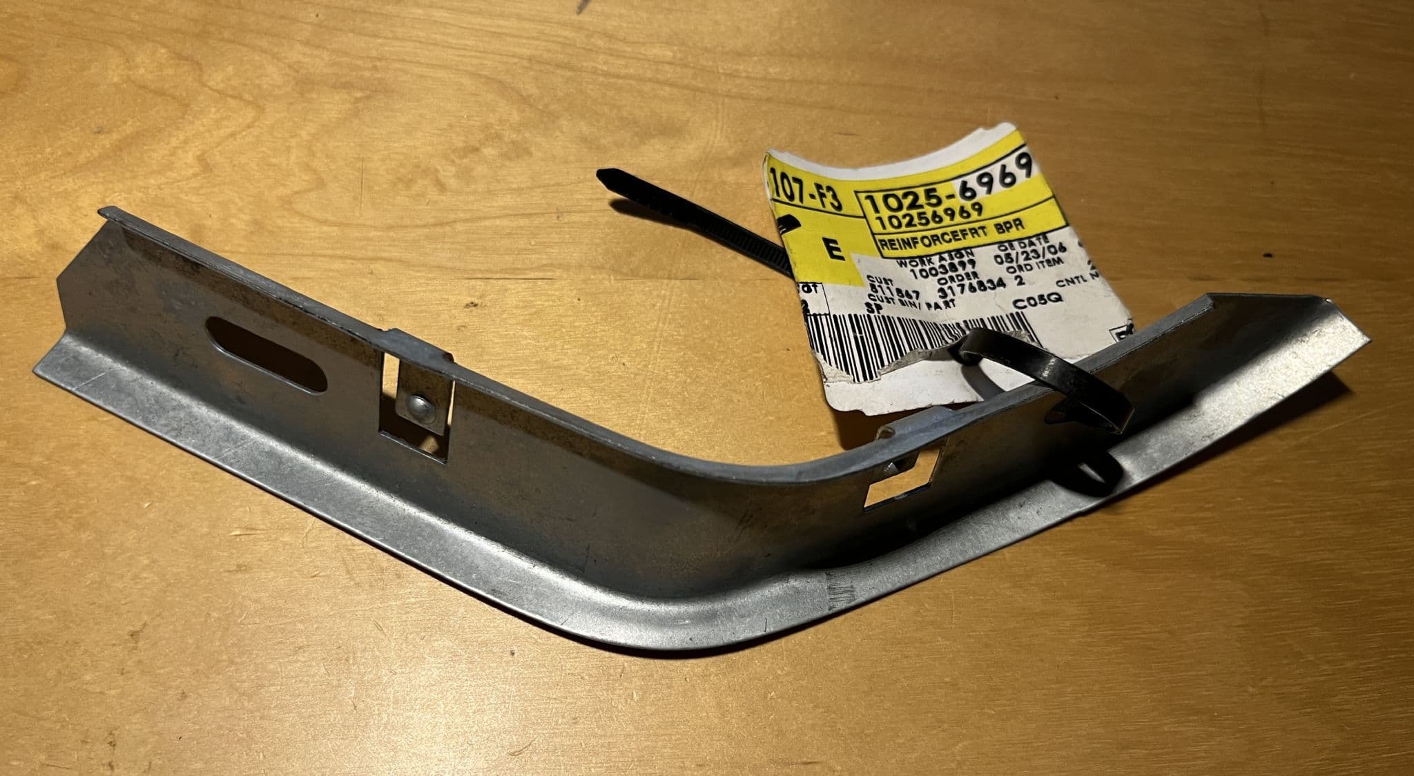 1997-2004 C5 Corvette LH Front Bumper Bracket REINFORCEMENT GM 10256969 New