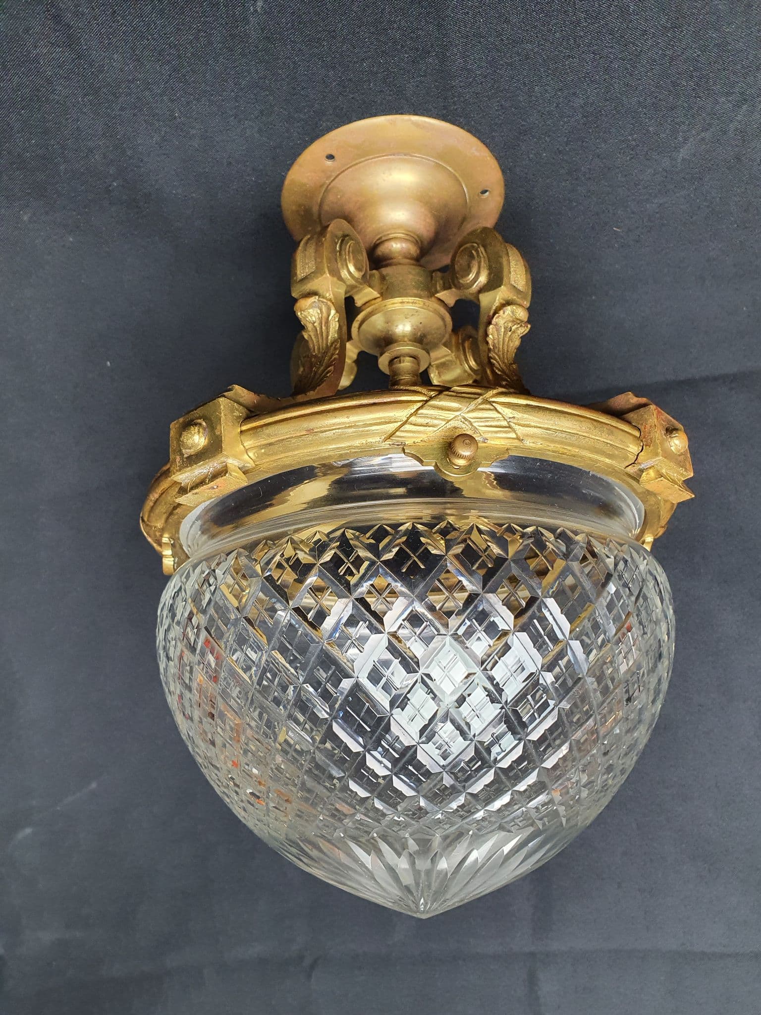 RMS OLYMPIC 1ST CLASS LIGHT FIXTURE
